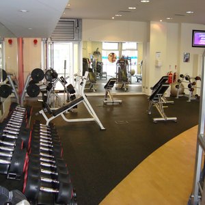 MUSCLEWORKS GYM - Updated April 2025 - 114 Vallance Rd, London, United ...