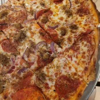 SPINATO’S PIZZERIA AND FAMILY KITCHEN - Updated May 2024 - 155 Photos ...