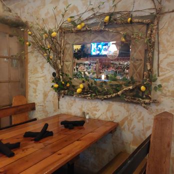 THE TREE HOUSE TAVERN & BISTRO - Updated November 2024 - 1742 Photos ...