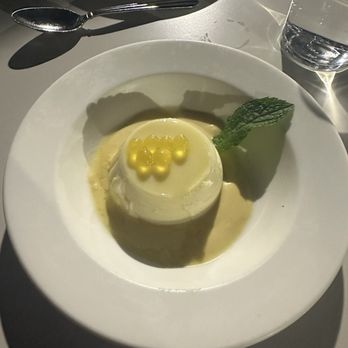 ACACIA MIDTOWN - Updated January 2026 - 163 Photos & 77 Reviews - 2363 ...