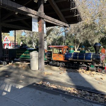 GRIFFITH PARK TRAIN RIDES - GRIFFITH PARK & SOUTHERN RAILROAD - Updated ...