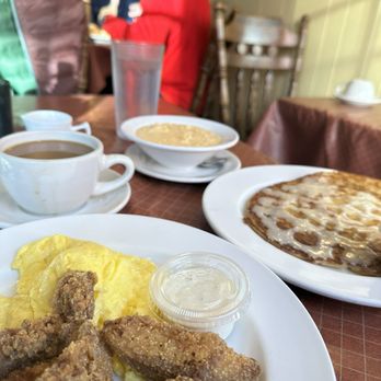 SWEET MAPLE CAFE - Updated July 2024 - 560 Photos & 938 Reviews - 1339 ...