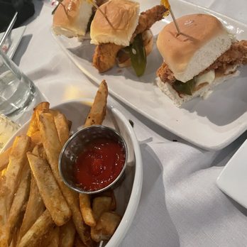 HUBBARD GRILLE - Updated March 2025 - 480 Photos & 562 Reviews - 793 N ...