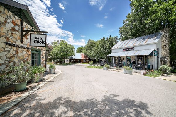 CABINS ON THE SQUARE - Updated July 2025 - 35 Photos - 200 Wimberley ...