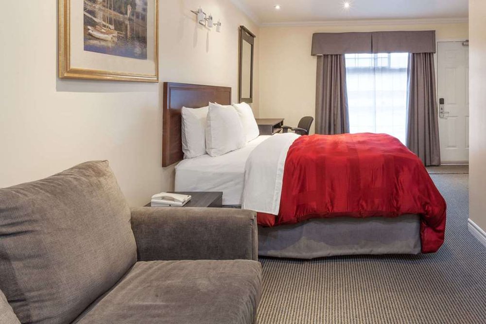 KNIGHTS INN KINGSTON - Updated September 2024 - 72 Photos - 1155 ...