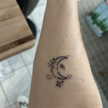 MACKENZIES TATTOO - Updated October 2025 - 63 Photos & 31 Reviews - 5 ...