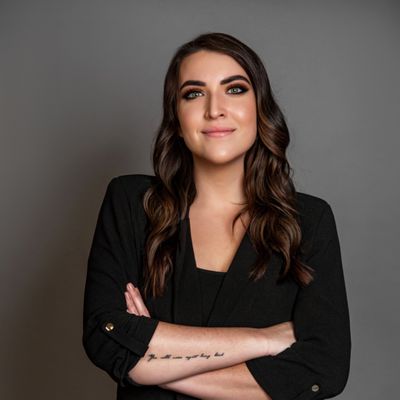 SIERRA LYNN STYLES - Updated January 2025 - 27 Photos - St. Petersburg ...