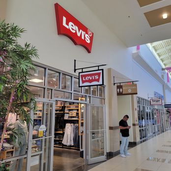 TANGER OUTLETS- FOXWOODS - Updated October 2025 - 133 Photos & 119 ...