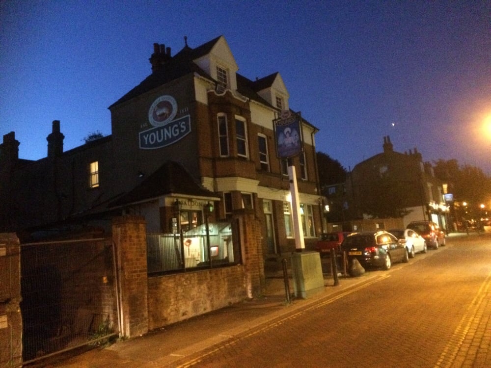 THE ANGEL - Updated October 2024 - 11 Roehampton High Street, London ...