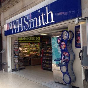 WH SMITH - Updated September 2025 - 12 Reviews - Heathrow Airport ...