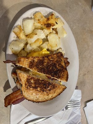 REECECLIFF FAMILY DINER - Updated December 2025 - 143 Photos & 158 ...