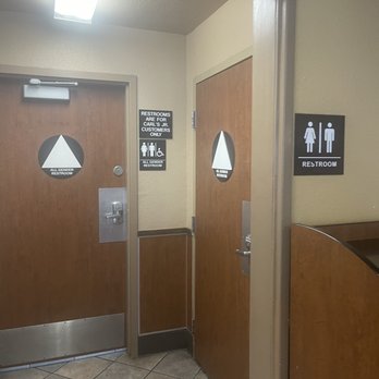 CARL’S JR - Updated September 2025 - 56 Photos & 146 Reviews - 1250 ...