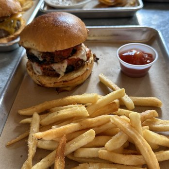 GATEHOUSE - Updated August 2024 - 161 Photos & 106 Reviews - 4503 S ...