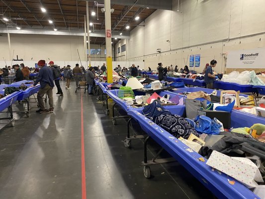 GOODWILL WHOLESALE OUTLET - 11 Photos & 47 Reviews - 1401 N Rice Ave ...