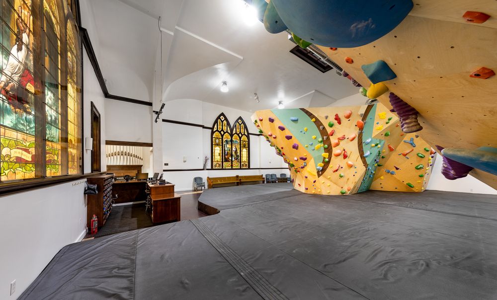 BRIMSTONE BOULDERS - Updated July 2025 - 11 Photos - 616 State St, Hood ...