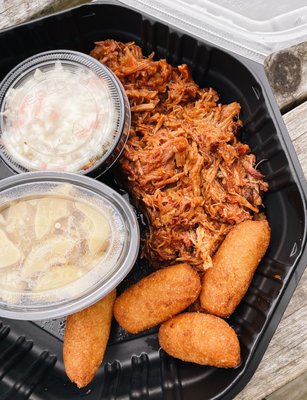 PIERCE’S PITT BAR-B-QUE - 470 Photos & 940 Reviews - 447 E Rochambeau ...