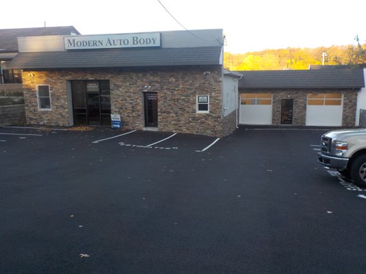 MODERN AUTO BODY - Updated December 2025 - 27 Photos & 16 Reviews - 343 ...