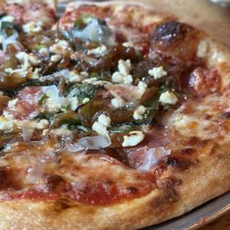 WHITECAPS PIZZA - Updated January 2026 - 612 Photos & 955 Reviews ...