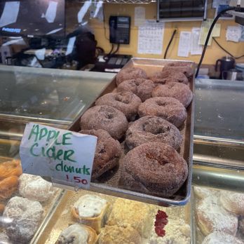 PINHO’S BAKERY - 289 Photos & 299 Reviews - 1027 Chestnut St, Roselle ...