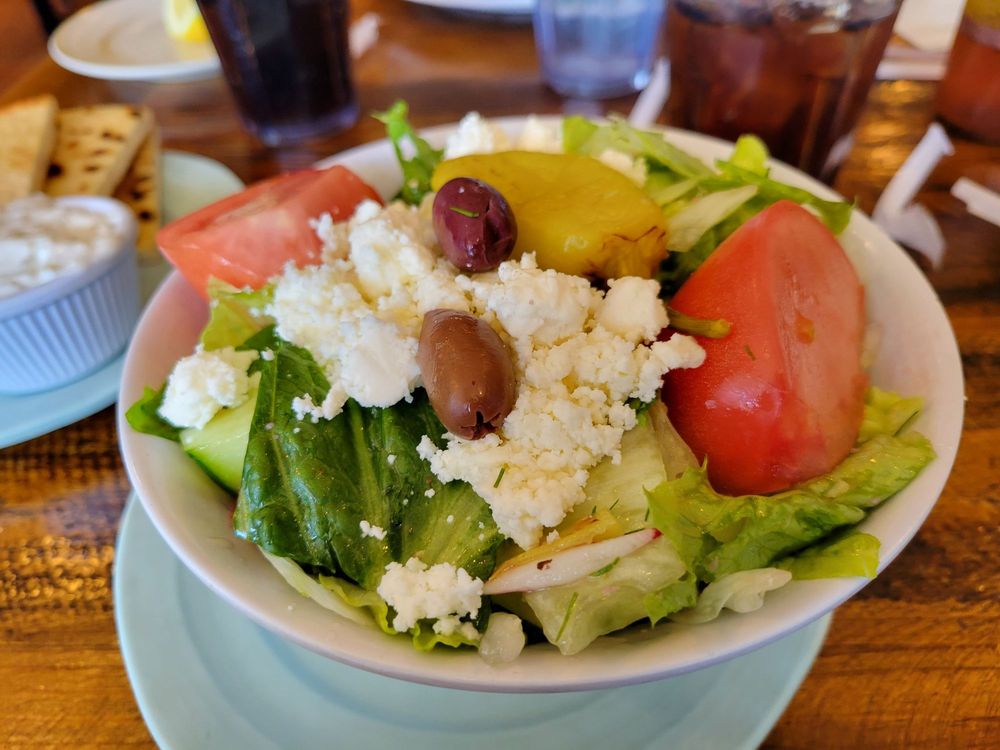 GREEK TOWN FAMILY RESTAURANT - Updated December 2025 - 104 Photos & 261 ...