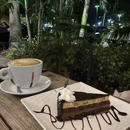 DAILY NEWS CAFE & RESTAURANT - Updated July 2025 - 131 Photos & 133 ...