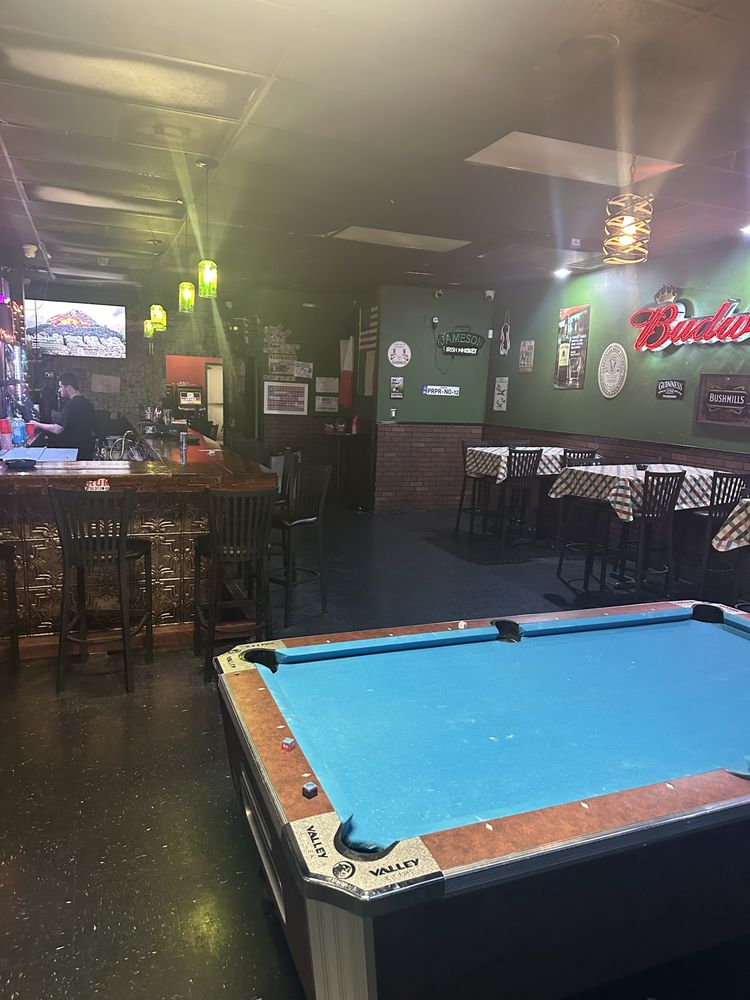 WET LEPRECHAUN TAVERN - Updated March 2025 - 16 Photos - 4334 Fm 2920 ...