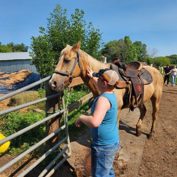RED RIDGE RANCH RIDING STABLES - Updated October 2025 - 92 Photos & 59 ...