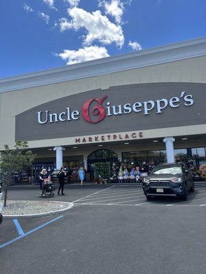 UNCLE GIUSEPPE’S MARKETPLACE - Updated December 2025 - 136 Photos & 69 ...