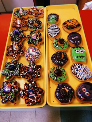 BEACH DONUTS - Updated December 2025 - 13 Reviews - 7451 N Beach St ...