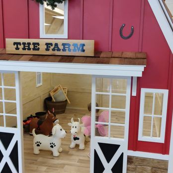 PINEY TOWN PLAYHOUSE - Updated January 2025 - 26 Photos & 21 Reviews ...