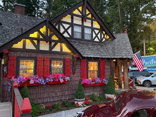 TRADITIONS AT THE BIGFORK INN - Updated July 2025 - 44 Photos & 57 ...