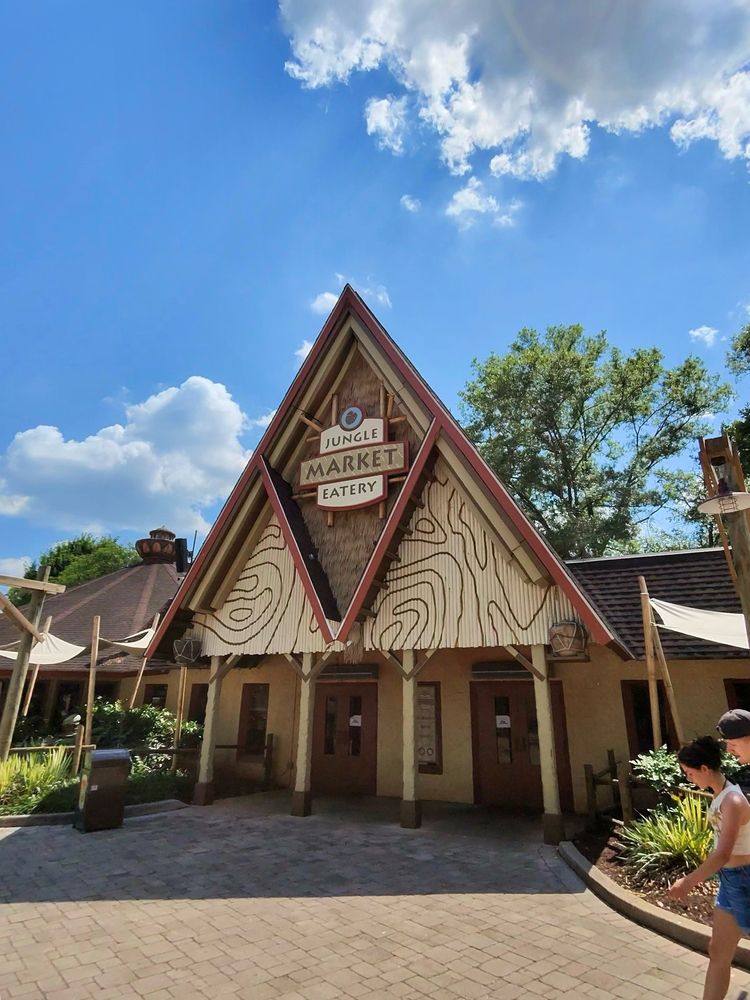 JUNGLE MARKET EATERY - Updated December 2025 - 16000 Theme Park Way, Doswell, Virginia - Burgers ...