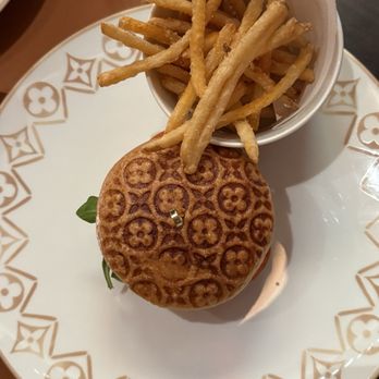 LE CAFÉ LOUIS VUITTON - Updated February 2025 - 475 Photos & 58 Reviews ...