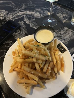 MAIN LINE TAVERN - Updated December 2025 - 20 Photos & 27 Reviews - 516 ...