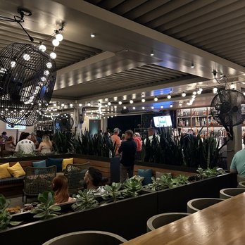 TOPSIDE AT THE BEACON - TEMP. CLOSED - Updated November 2024 - 134 ...