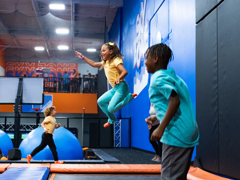 SKY ZONE TRAMPOLINE PARK - Updated May 2025 - 71 Photos - 150 Gateway ...