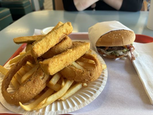 MISSION BURGERS - Updated 05/2025 - 87 Photos & 142 Reviews - 4606 Pine ...