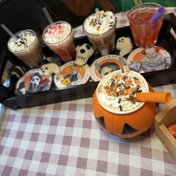 OCTOBER CAFE - Updated October 2025 - 129 Photos & 107 Reviews - 6046 N ...