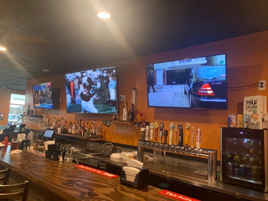 JOURNEYMANS BAR AND GRILL - Updated November 2025 - 11 Photos & 12 ...