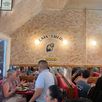 CAFÉ LULUC - Updated November 2024 - 1797 Photos & 1686 Reviews - 214 ...
