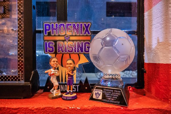 TITLE 9 SPORTS GRILL - Updated January 2026 - 63 Photos & 40 Reviews ...