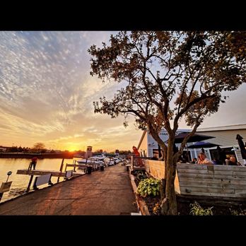 CHARTROOM RESTAURANT - Updated May 2025 - 44 Photos & 30 Reviews - 209 ...