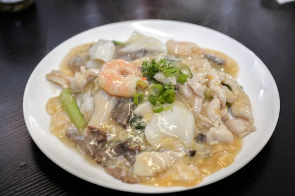 GOLDEN TREASURE RESTAURANT - Updated December 2025 - 48 Photos - 272 ...