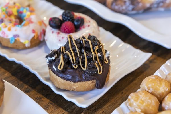 SWEET RETREAT DONUTS - 742 Photos & 439 Reviews - 924 E Pacific Coast ...