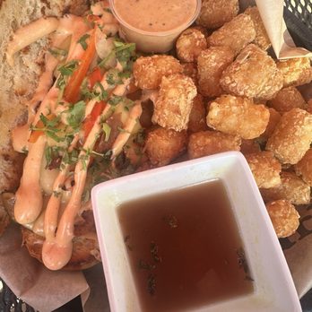 THE HOWE DAILY KITCHEN & BAR - Updated August 2025 - 357 Photos & 406 ...