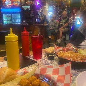 BENCHWARMER GRILLE - 23 Photos & 24 Reviews - 701 Hwy 169, Tower ...