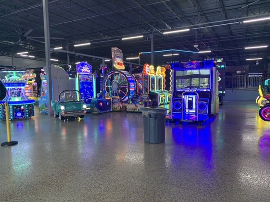 FLIP FACTORY ZONE - Updated December 2025 - 29 Photos - 5422 Forest Dr ...