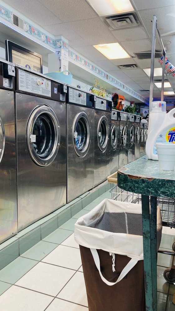 DELMAR LAUNDRY - Updated June 2025 - 12 Photos - 2422 W North Ave ...