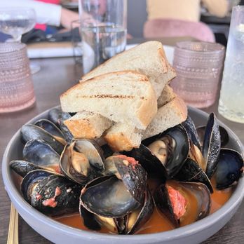 PINK IVY KITCHEN & BAR - Updated October 2024 - 214 Photos & 51 Reviews ...