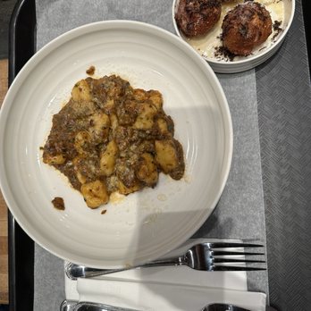 TRACK 15 - Updated May 2025 - 128 Photos & 42 Reviews - 1 Union Station ...